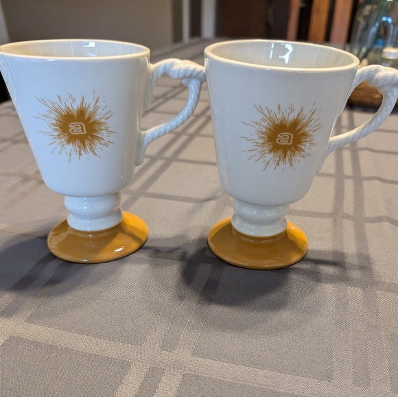 Hall | Dining | Vtg 973 2 Hall Americana Of New York Pedestal Mugs Nice ...